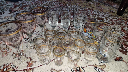 Продаётся стеклянный сервис