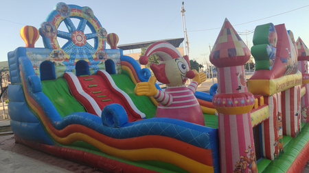 Batut karusel atraksion moshincha tayyor biznes