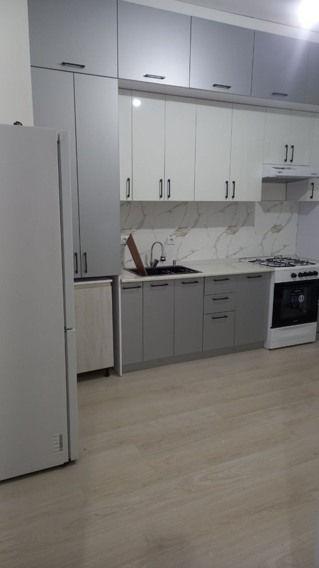 400$ 2 hona 2 etaj