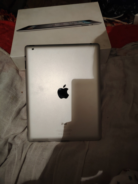 Продам ipad на запчасти