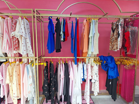 Magazin uchun veshilka