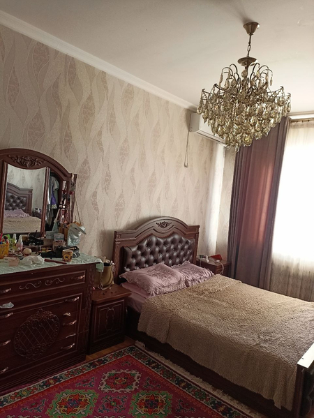 3/4/5 Буюк Ипак Йули,  кирпич балкон 2х6