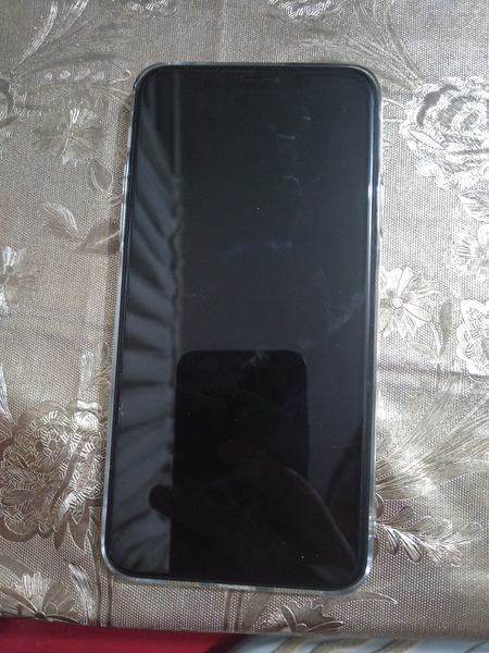Iphone 11 pro max sotiladi