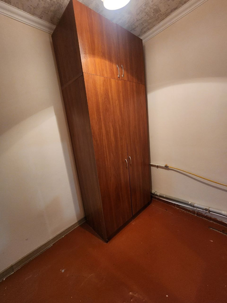 Аренда Юнусабад 15-кв 1*2/2/4 оилага ёки кизларга, болларга берилади
