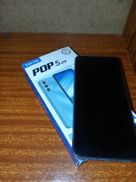 TECNO aqli smartfon