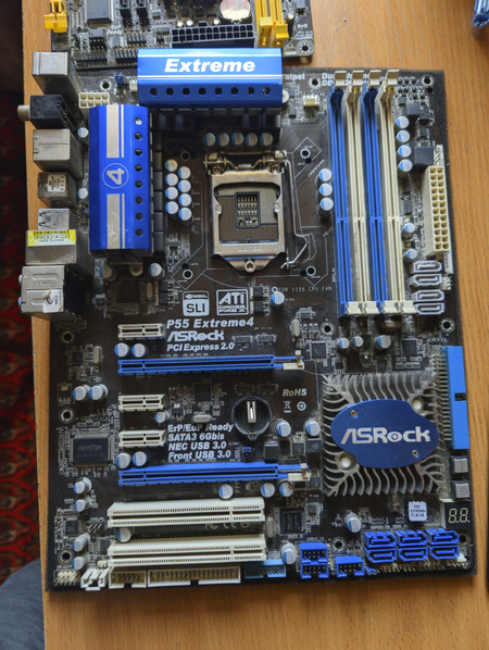 Материнские платы Asrock P55 и A68N