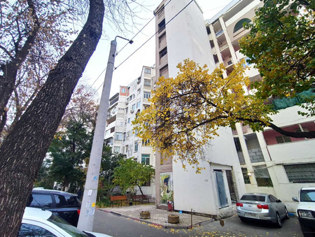 Двухкомнатная квартира на Бобура:  2-к.квартира, 4/8 Яккасарай (J3806)