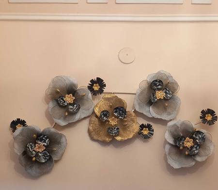 Metal decor gullar
