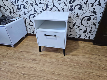 ПРОДАМ Тумба / Кофейный столик на ножках из Pinterest. Состояние НОВОЕ