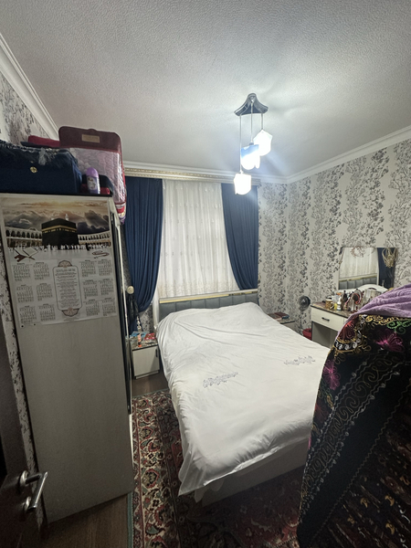 Srochno srochno 3 xonali 66 kvadratli kvartira sotiladi 54.900$