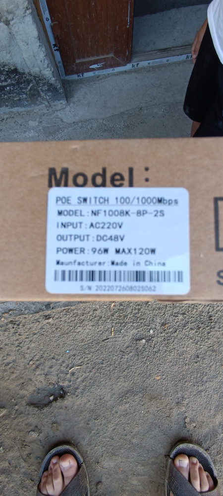 Switch de 8 puertos Gigabit PoE con 2 ranuras SFP