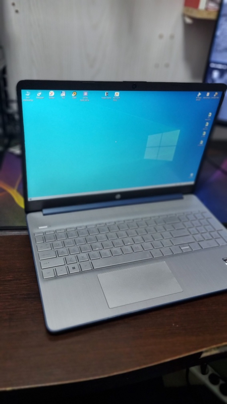 Hp laptop 15 Ryzen 3 5300