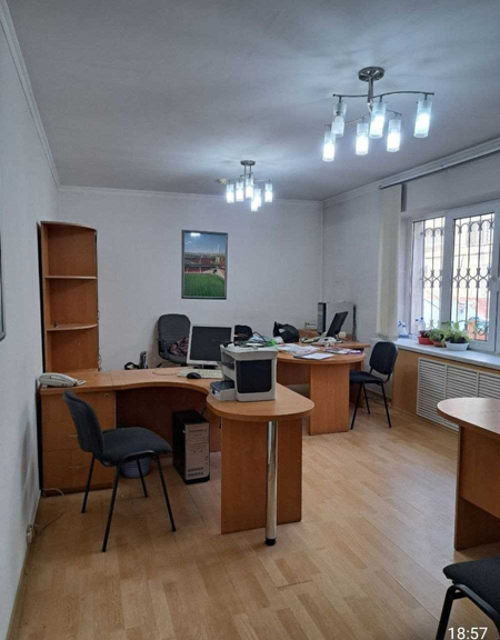 Аренда Коммерция 138м2+18м2 Ц1 Садыка Азимова первая линия  (Jane)