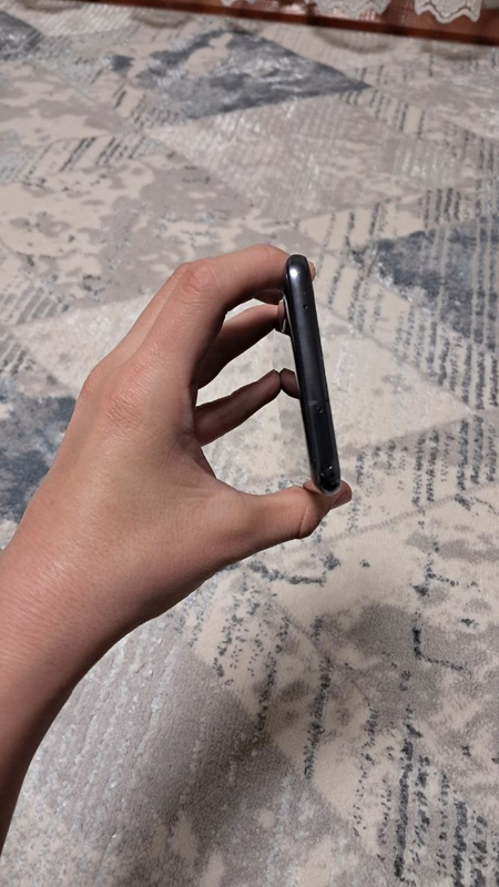 Samsung S90  5G 8/128