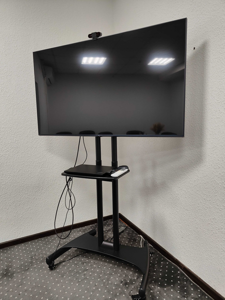 Телевизор LG 55UP77006LB Б/У (как новый!) с подставкой кронштейном