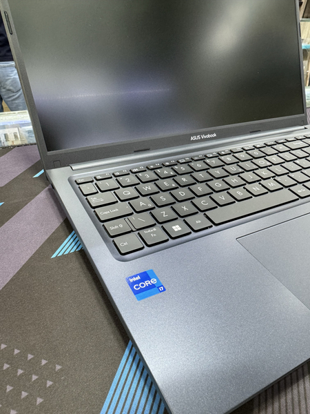Asus vivobook  i7-1255U 8/512 15.6 FHD
