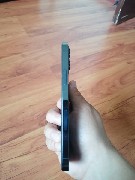 Iphone 12pro sotiladi