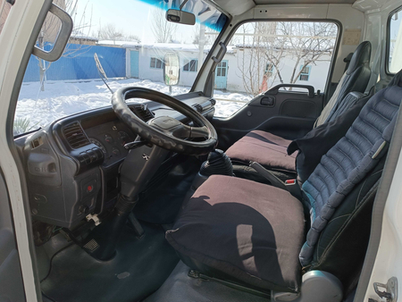 Грузовик 5 т Исузу NQR71