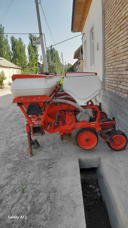 AGROMASTER pnevmatik urug' ekish seyalkasi
