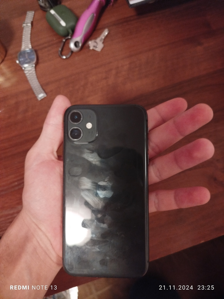 Iphone 11 hech qati alishmagan karopka dakement bor