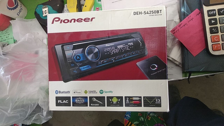 Pioneer DEH-S4250BT magnitafon
