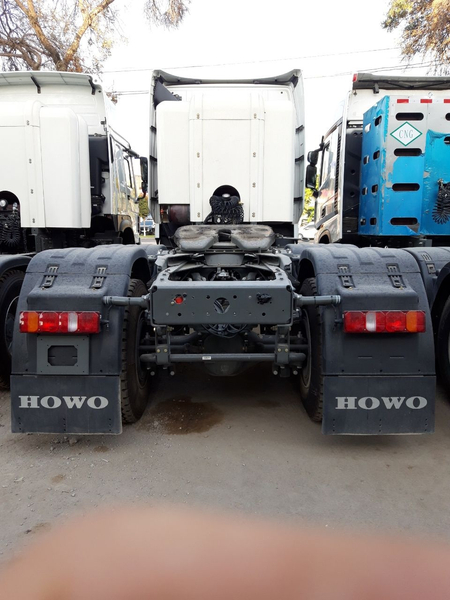 HOWO Тягач А7 газ