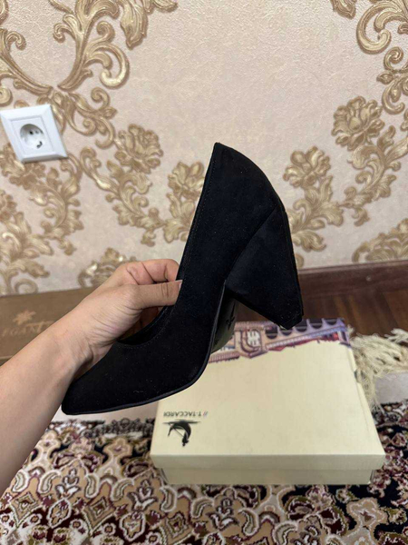 Продаются замшевые туфли, абсолютно новые, ни разу не ношенные
