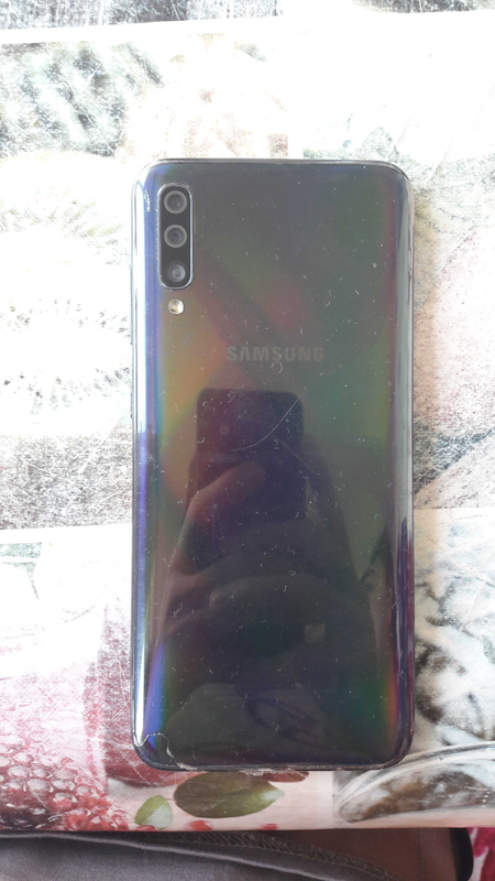 Samsung a70 sotiladi xolati yaxwi