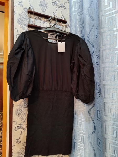 Zara кароткое чёрное платье