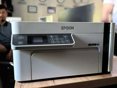 Epson printer 3 tasi birda xolati yaxshi