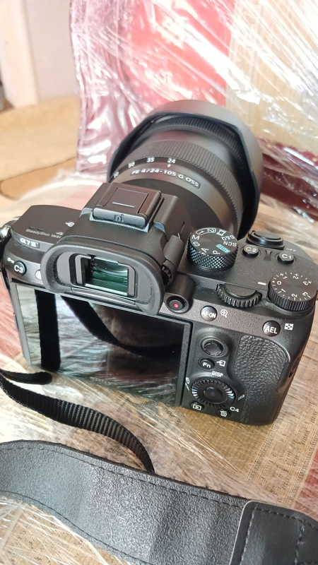 Yangi Camera Sony a7 iii (Komplekt Srochno arzon narxda)