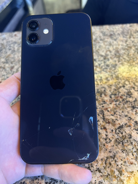 Iphone 12 sotiladi holati yaxshi /