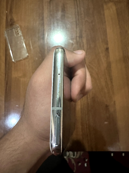 Samsung A82 5G  120Hz sotiladi