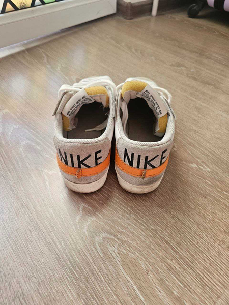 кроссовки nike swoosh