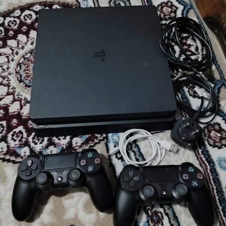 Playstation 4 slim