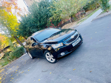 Lacetti cruze srochna sotiladi