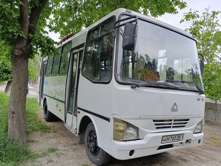 Avtobus ISUZU NP37