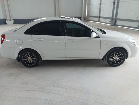 Неспеша продаю Lacetti