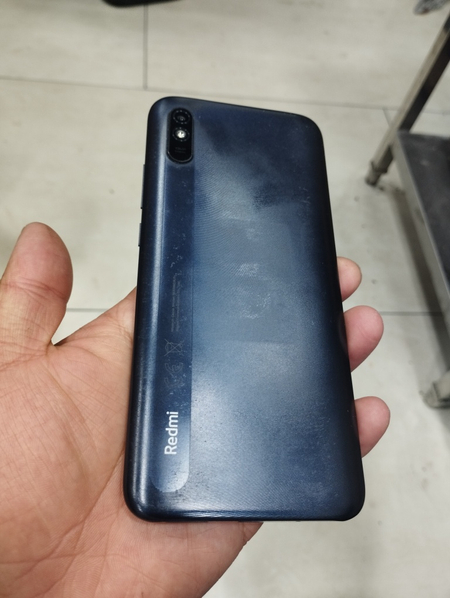 Redmi sotiladi srochniy