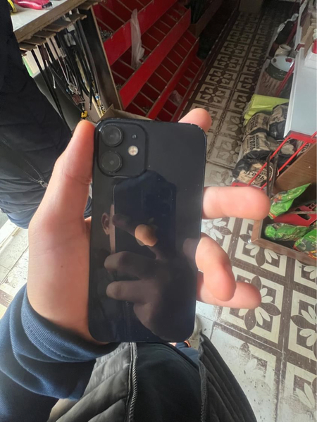 12 mini sotilad srochni kelishamz 128 gb