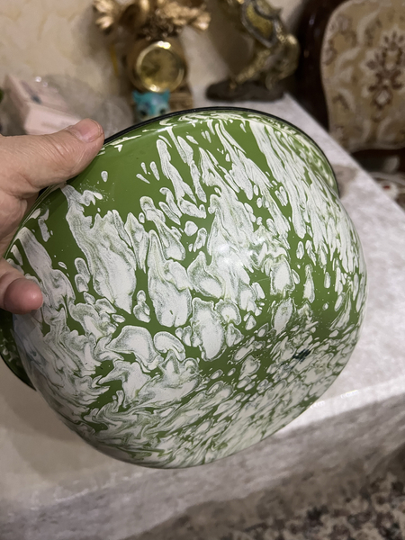 Продам эмалированне  чашки