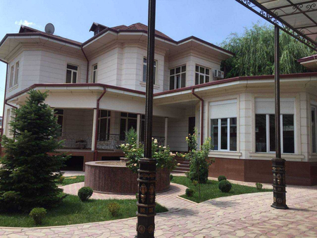 Продается евро дом на Ломоносова