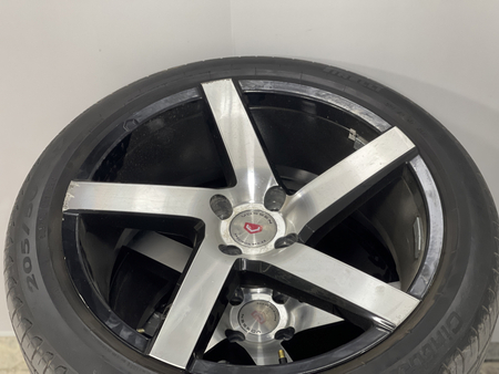 Vossen 17 dizka balon sotiladi