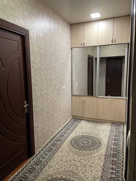 Uchtepa tumani 2honali dom srochna sotiladi