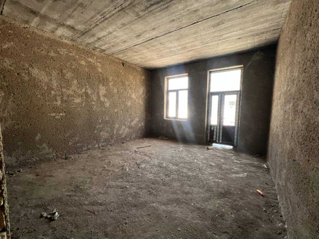 Продается 2х этажный таунхаус в сторону аэропорта