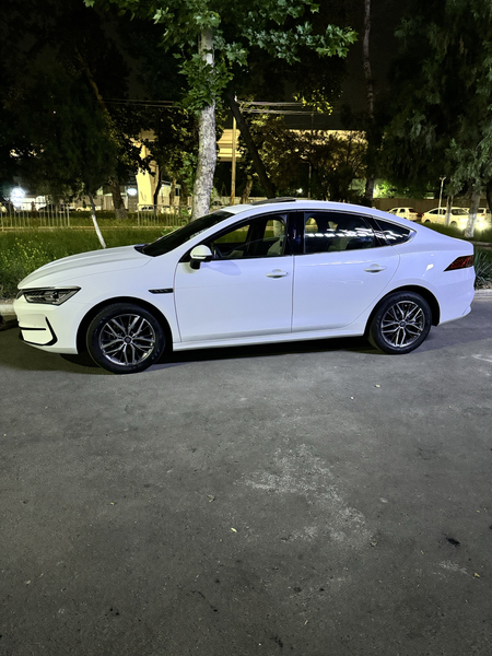 BYD Qin plus honor ev