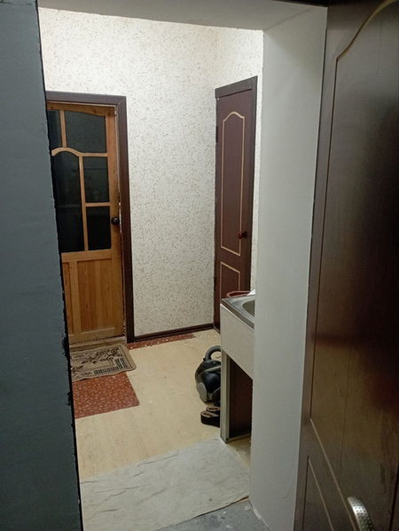 Продаются 1 ком. Кв .чирчик бивший обшижит