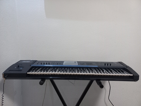 Korg Triton Extreme sotiladi