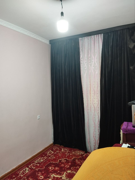 Qibray sentrida 15 dom 3 xona 1 etaj salqin mahalla