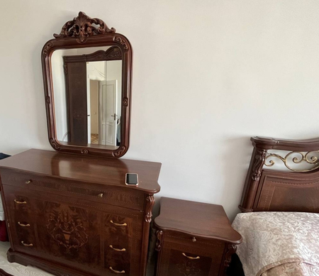 Продам спальный гарнитур